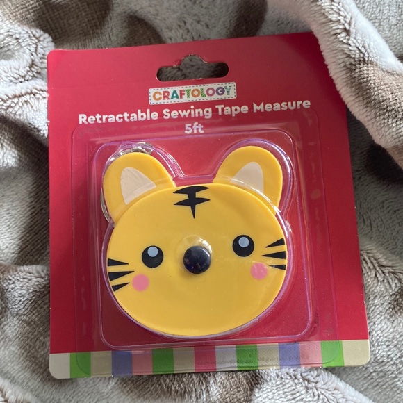 craftology | Storage & Organization | Small Cute 5 Foot Measuring Tape ...